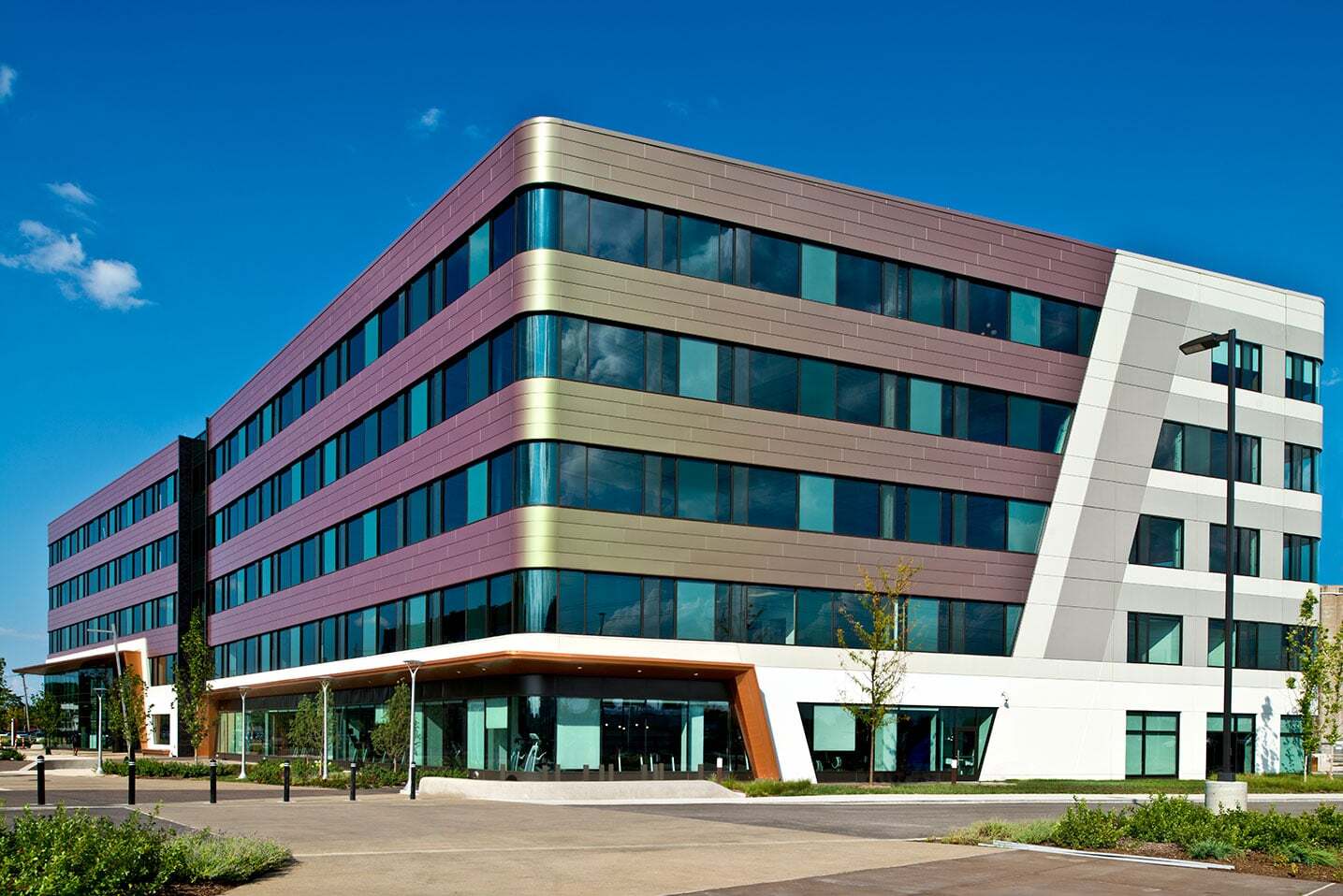Multi-Colored Aluminum Panel Office Building Design Dri-Design | Dri-Design