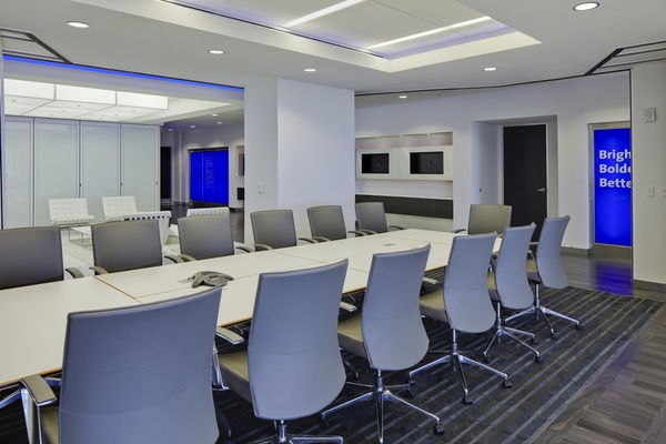 NanaWall HSW60 Amadeus Office Florida Open Concept Conference Room ...