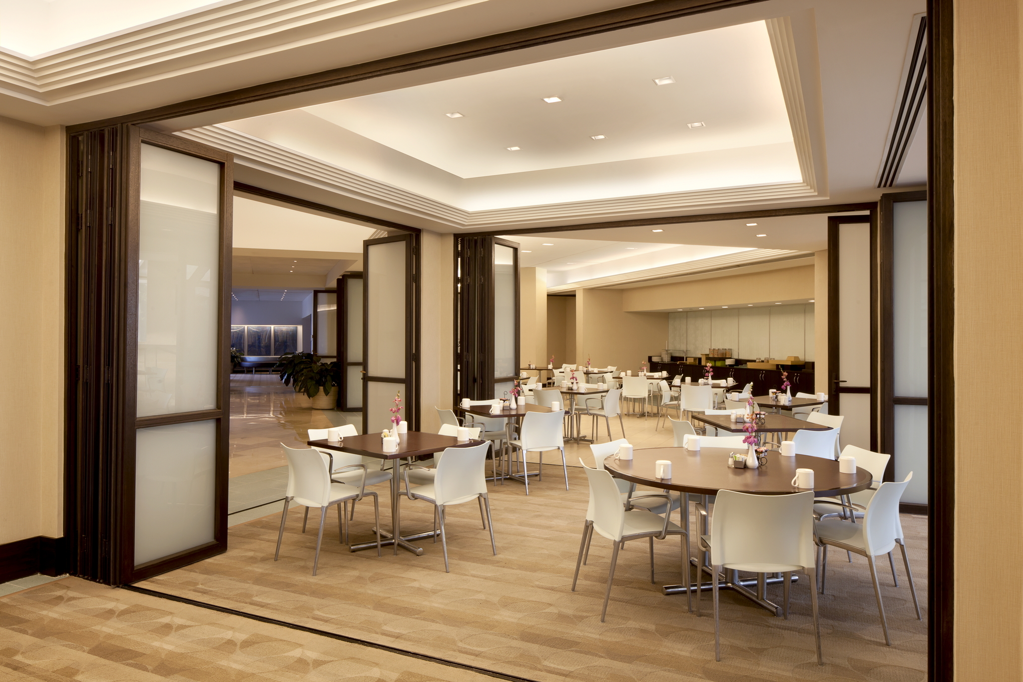 NanaWall Hyatt Regency Pier Sixty-Six Dining Area | NanaWall