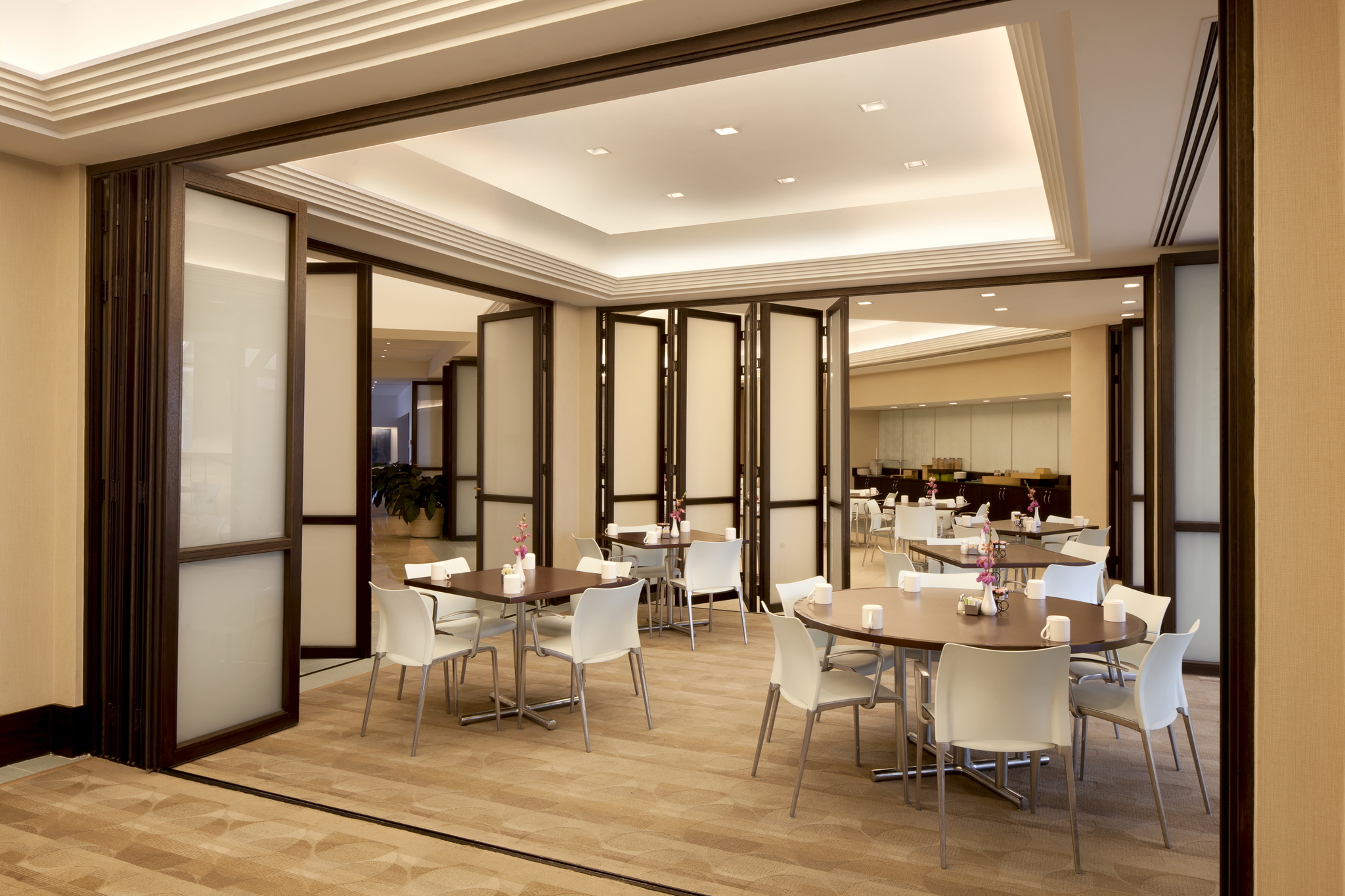 NanaWall Hyatt Regency Pier Sixty-Six Dining Area | NanaWall