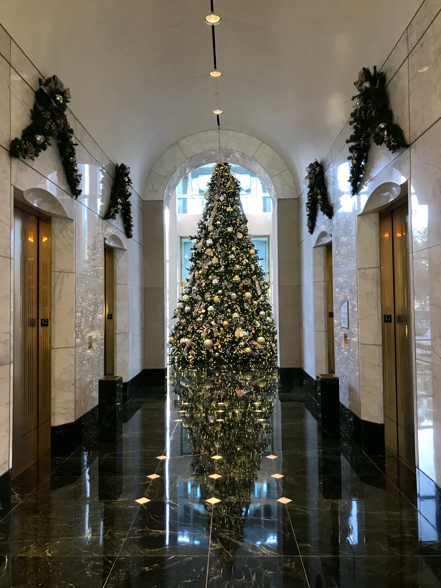 Natura Chase bank tower Dallas Texas interior holiday decor | Natura