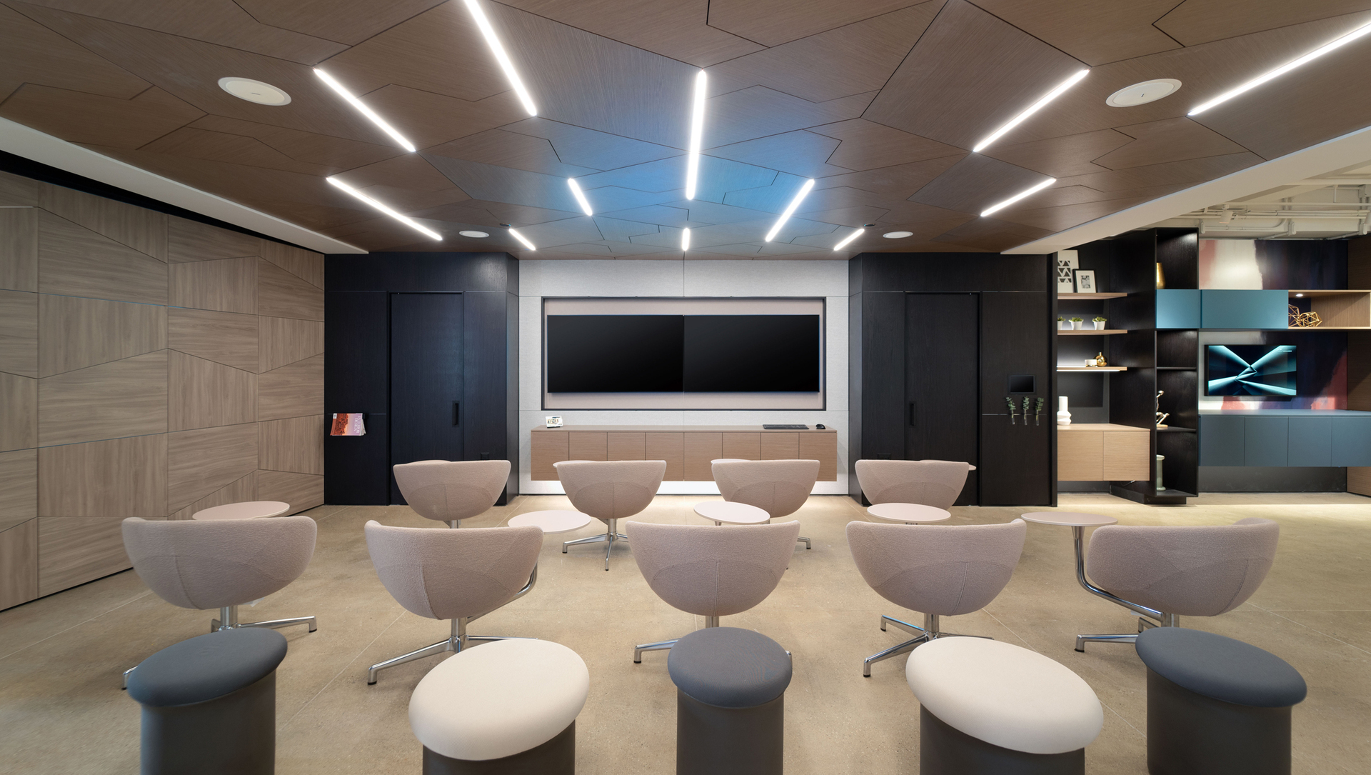 New York DIRTT Experience Center photo showing a classroom built using ...