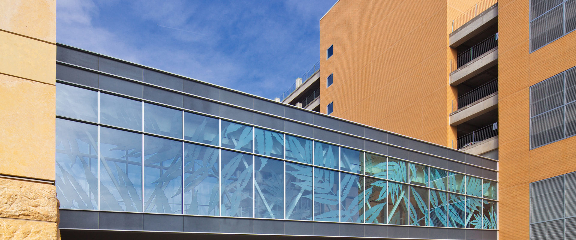 Office building skyway | The Weitz Company