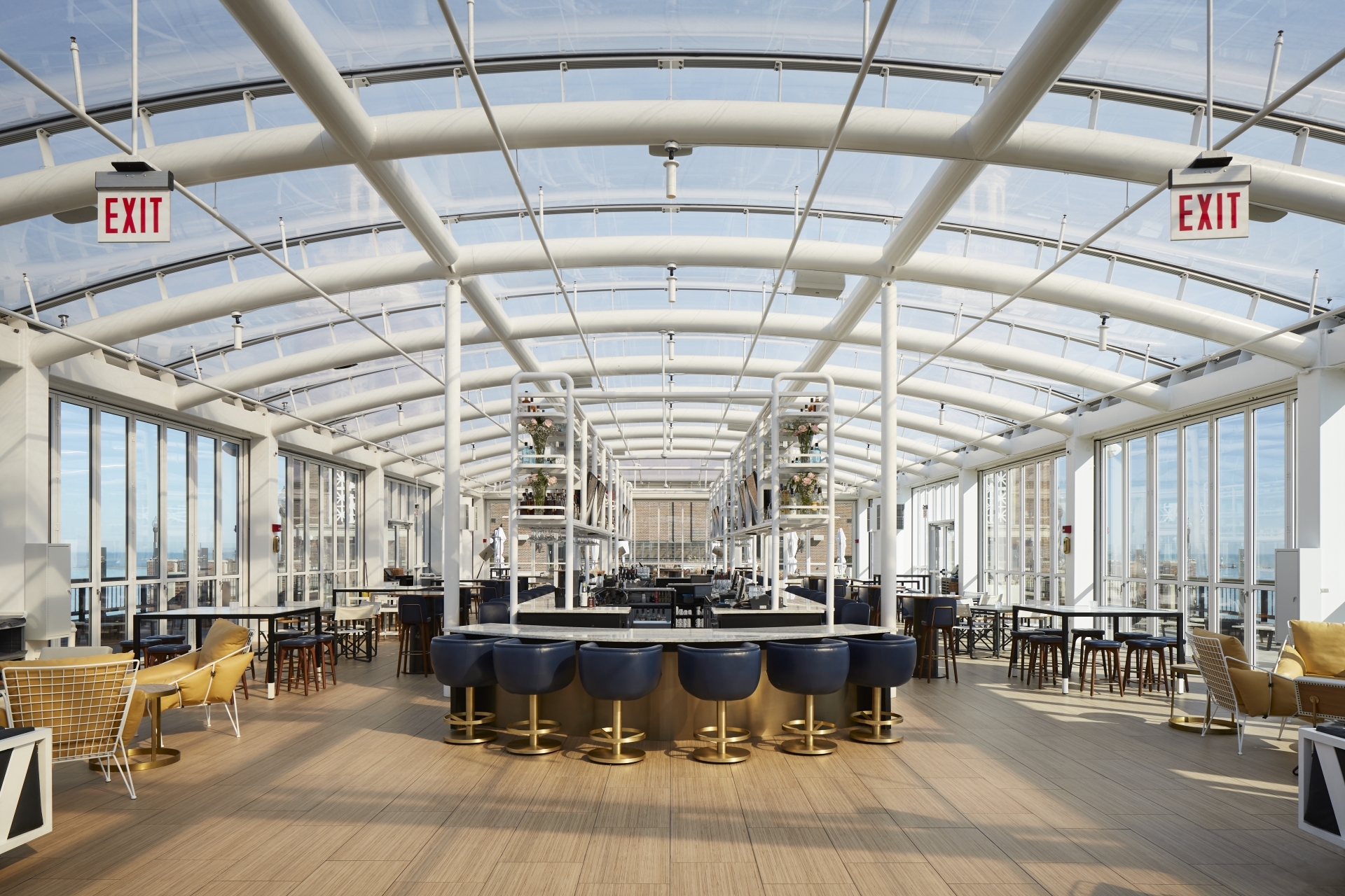 Offshore Navy Pier Rooftop Bar | NanaWall