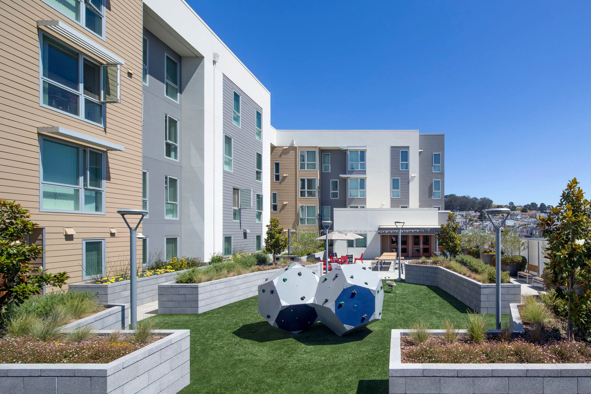 Pacel Q main4 | All Weather Architectural Aluminum