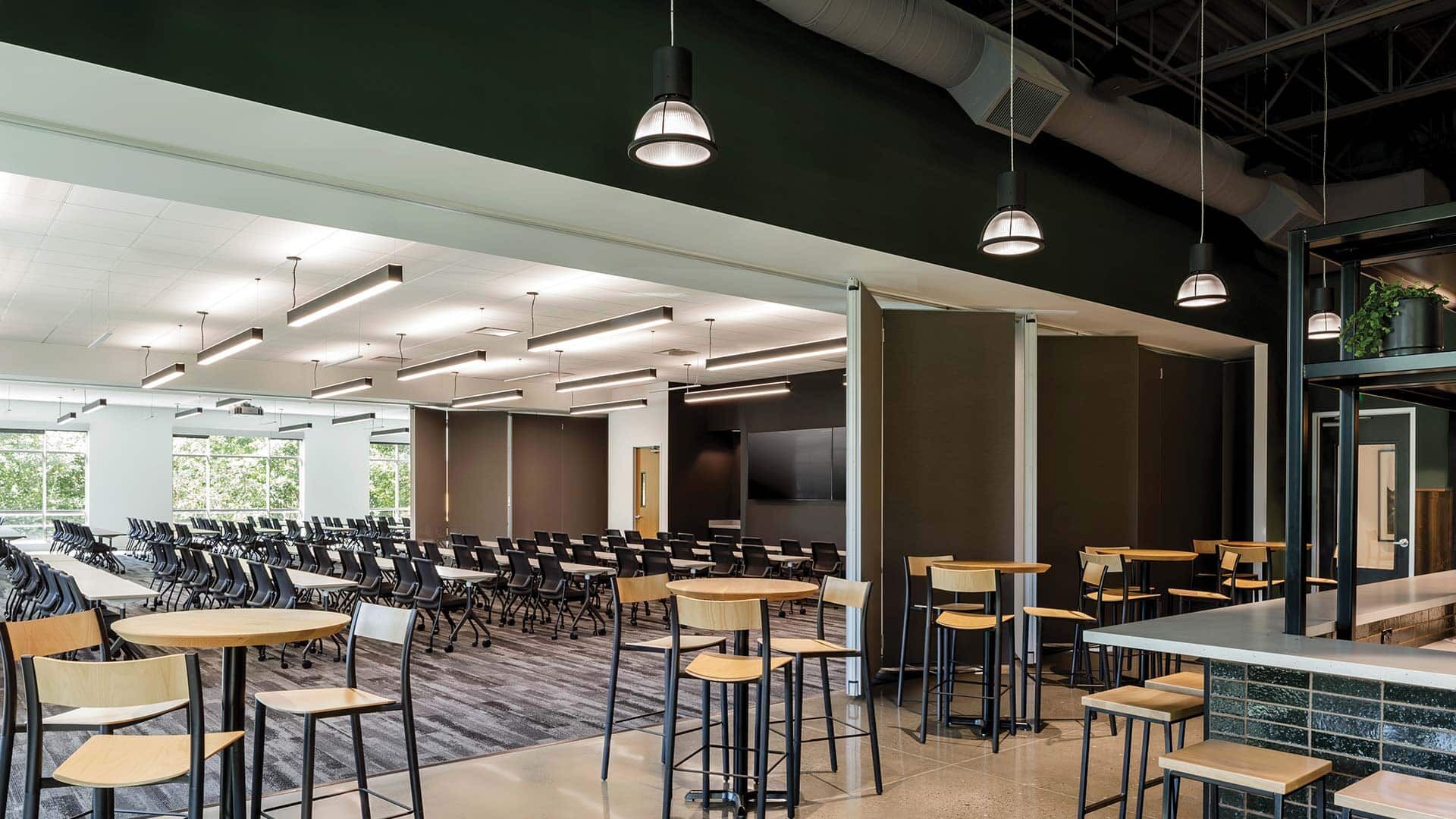 Photo-gallery-commercial-office-columbia-distributing-04 | Acuity Brands