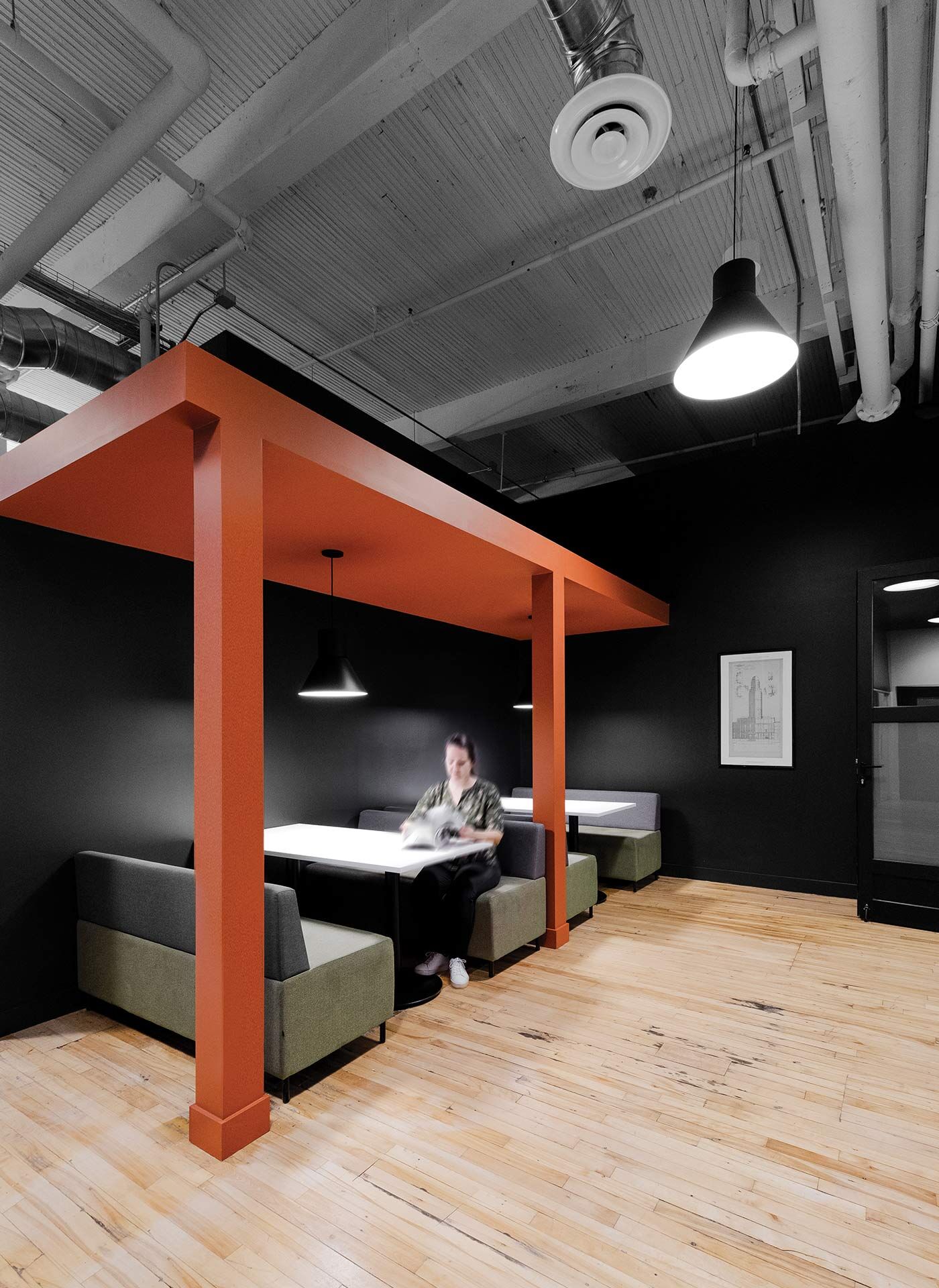 Photo-gallery-commercial-office-st-denis-thompson-07 | Acuity Brands