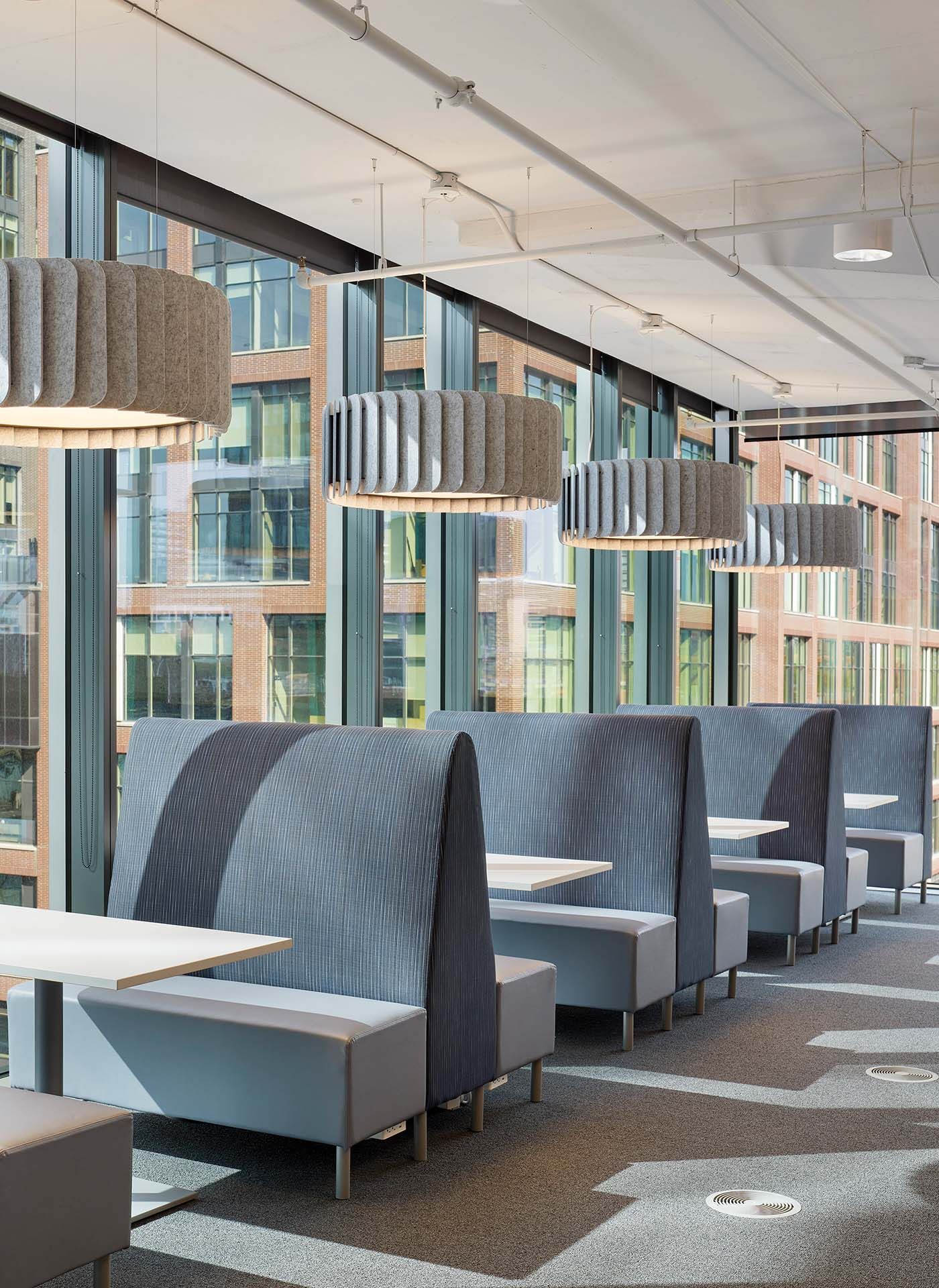 Photo-gallery-commercial-office-wave-financial-08 | Acuity Brands