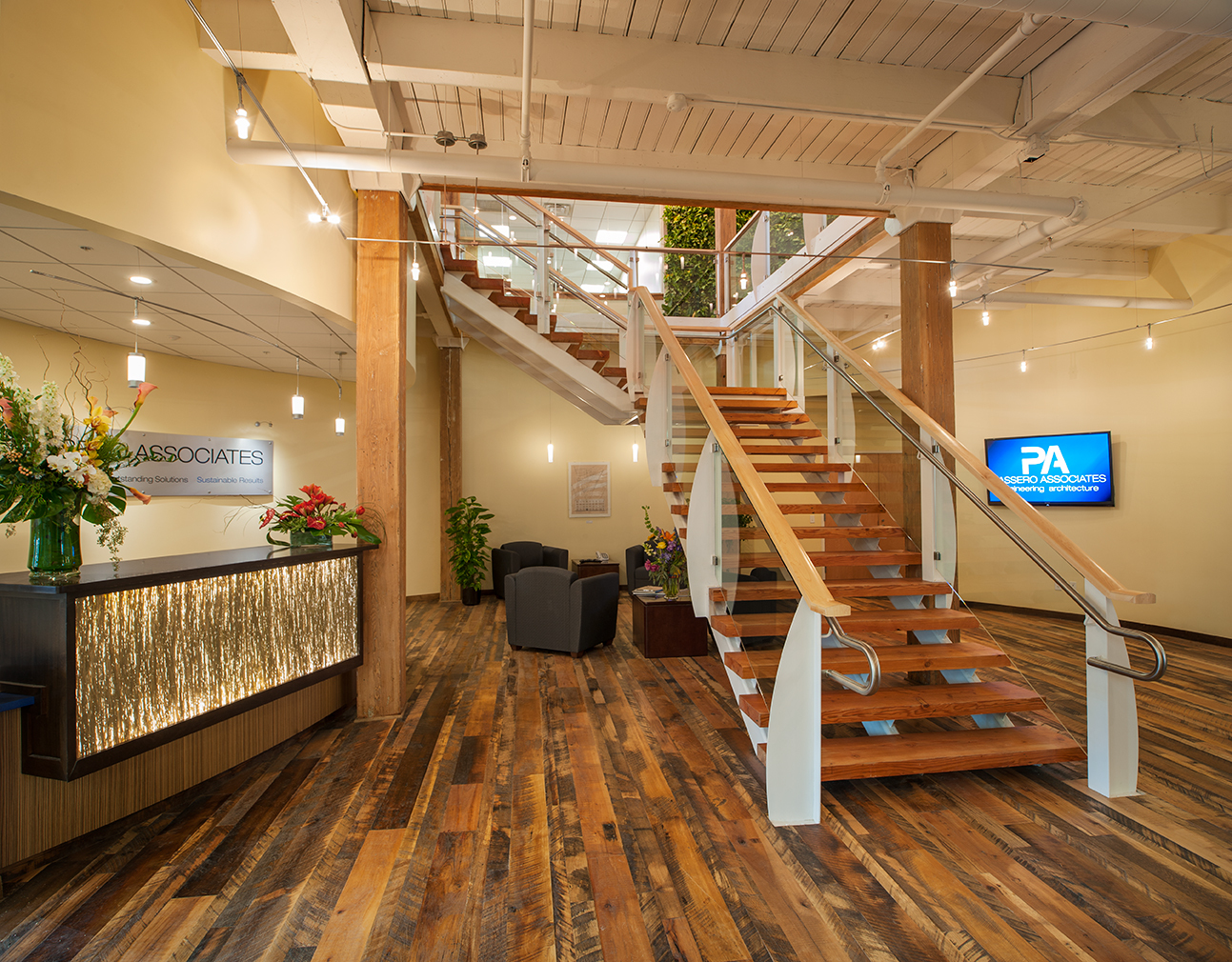 Pioneer Millworks Mixed Hardwoods Settlers Plank 4 | Pioneer Millworks