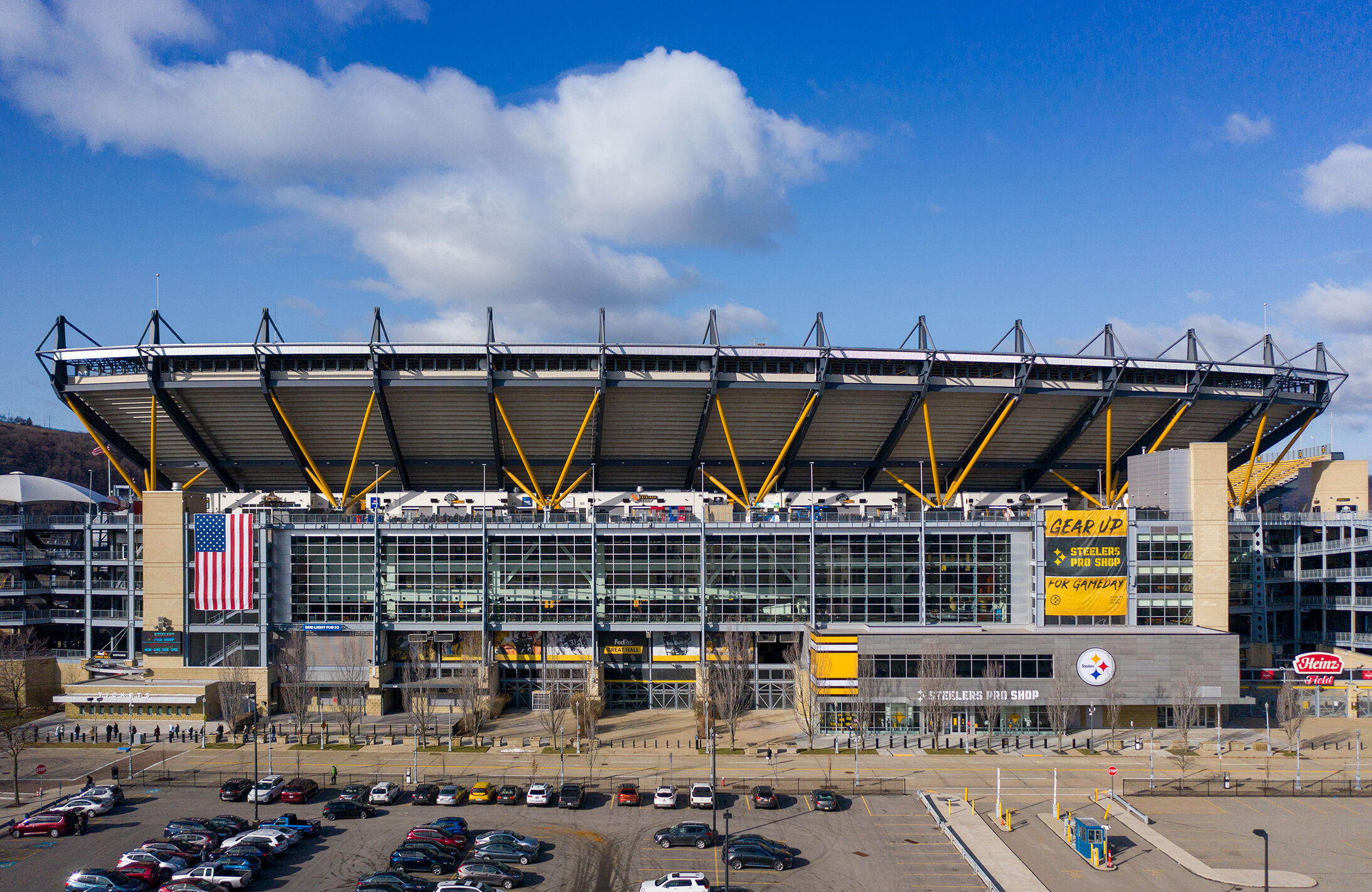 Pittsburgh Steelers Flagship Store External View | Meteor Lighting