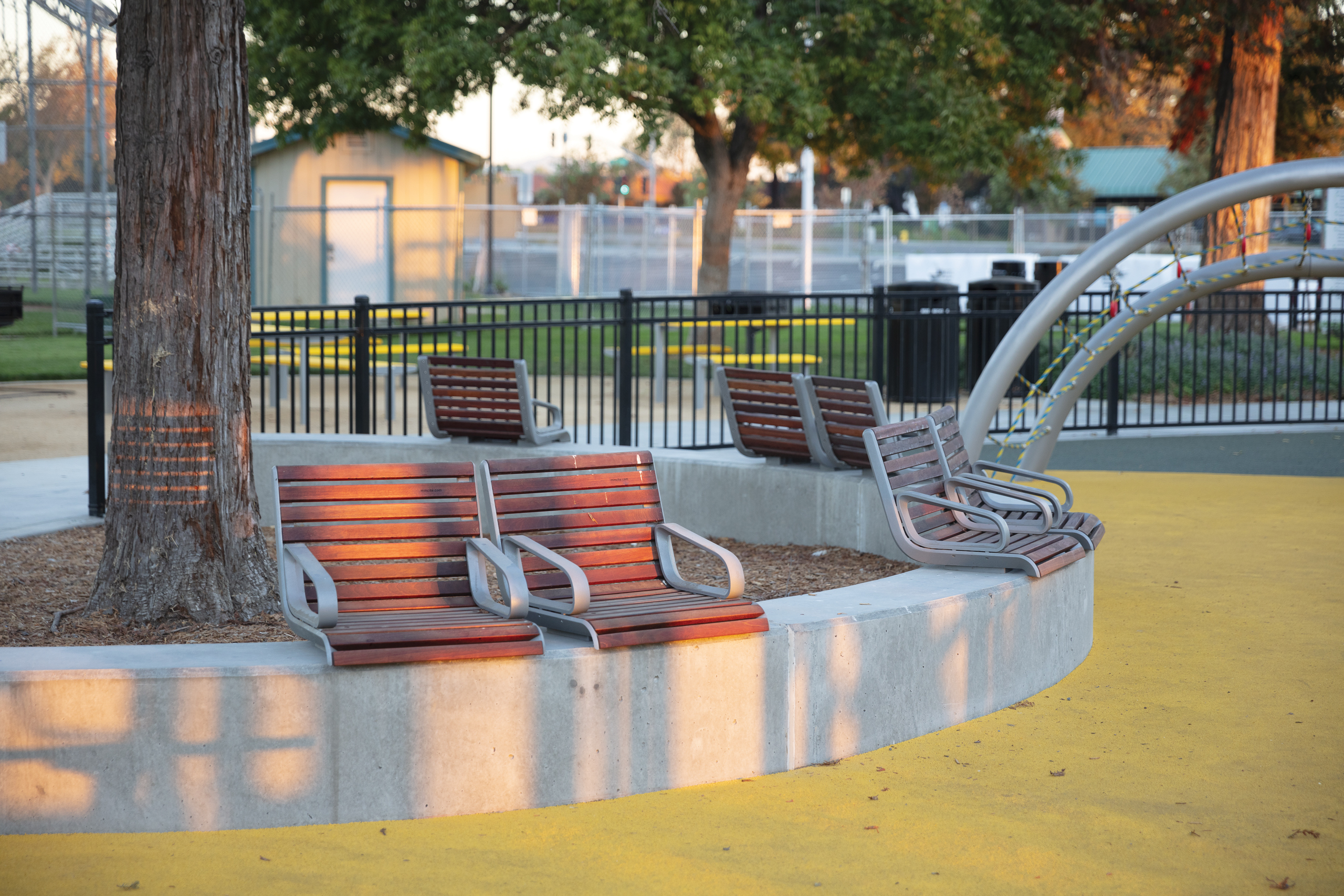 Port bench | mmcité street furniture
