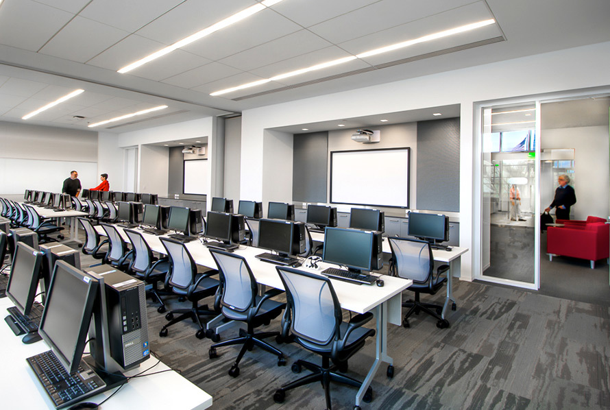Price Modern General Dynamics Office Space Herdon Virginia Workspaces ...