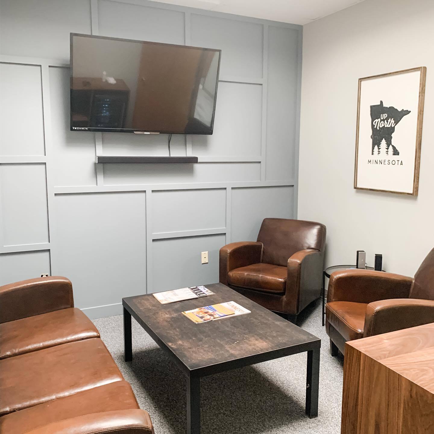 Red Door Construction Infinite Recycled Tech Headquarters Waiting Area ...