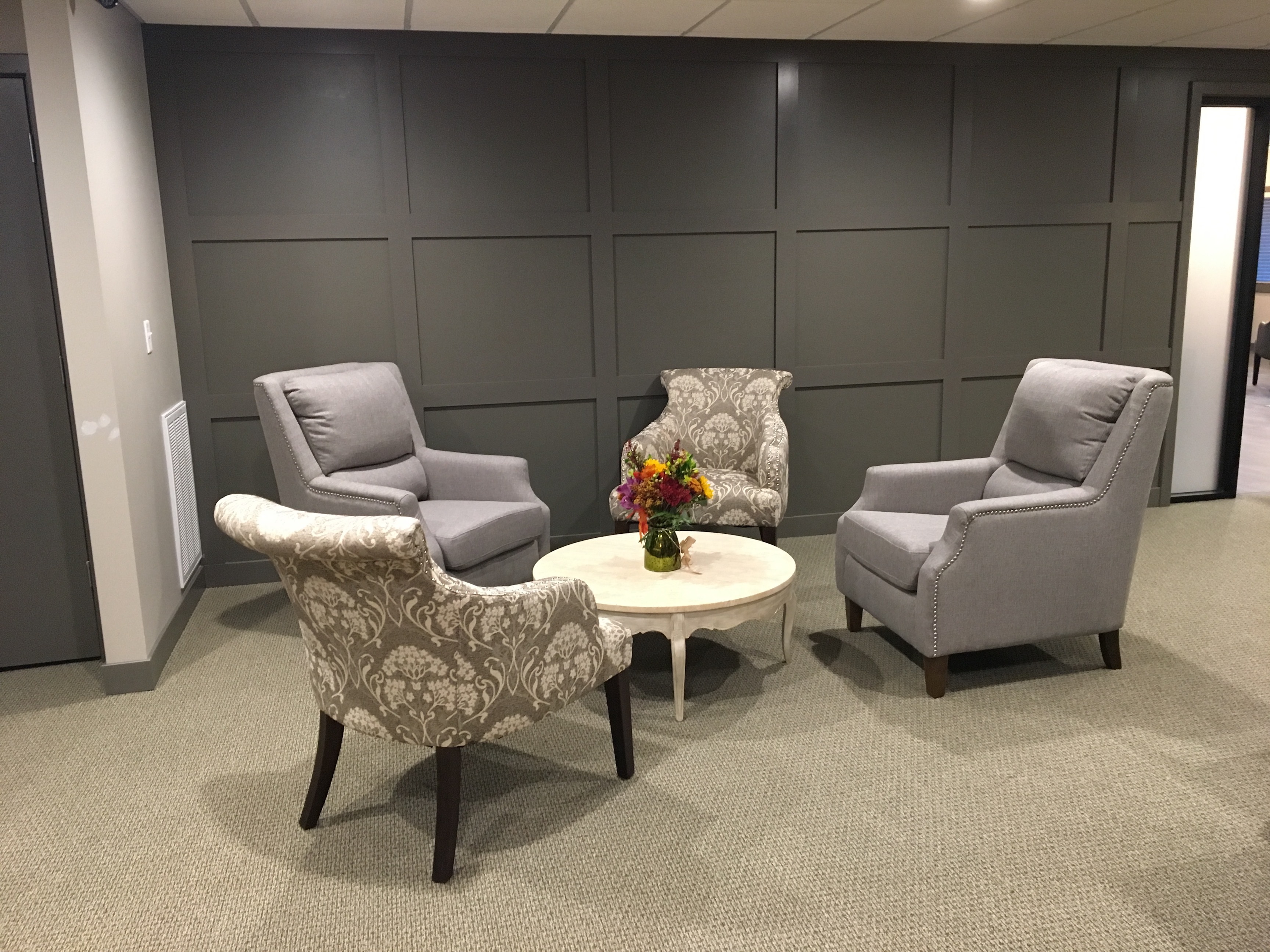 Red Door Construction Secondary office waiting area | Red Door Construction