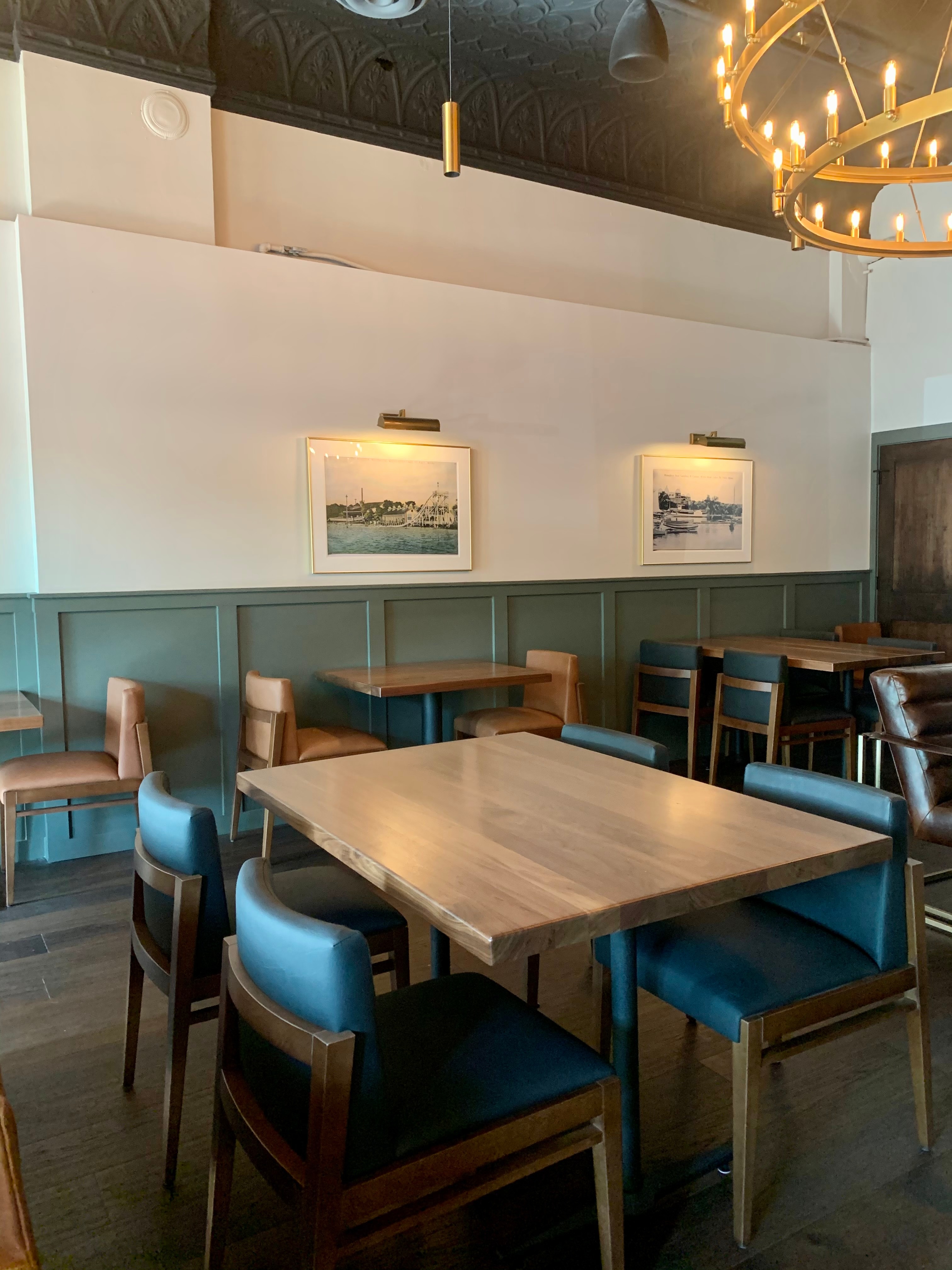 Restaurant Cafe and Dining Space | e tu Interiors