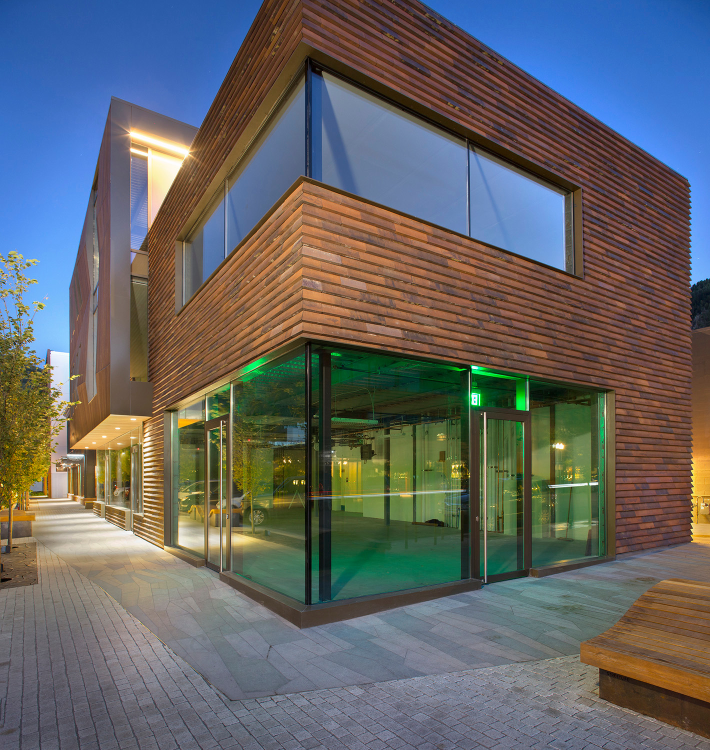 Rowland+Broughton Architecture Victorian Square Building Glass Store ...