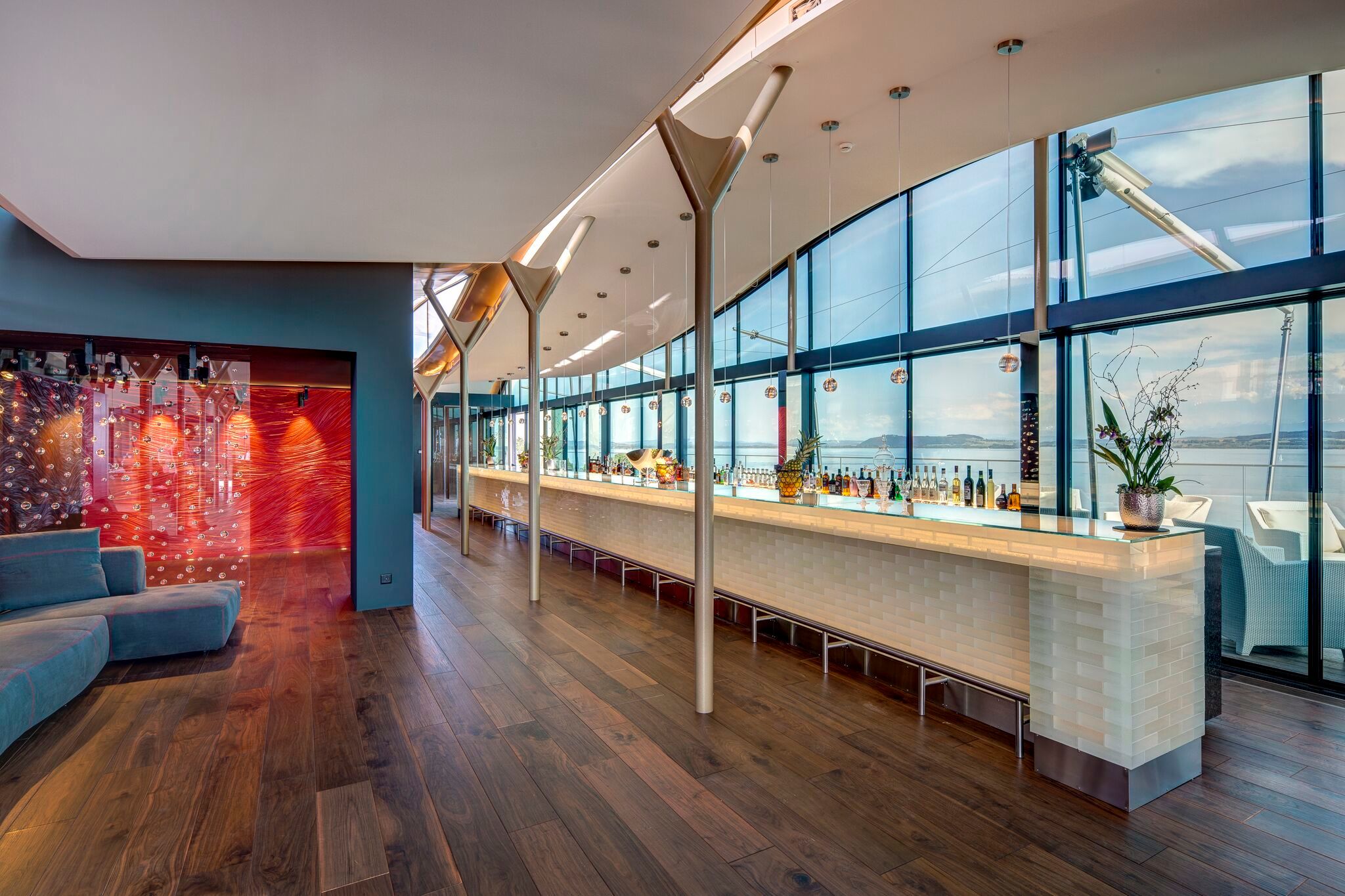 SageGlass Waves Modern Rooftop Bar Design | SageGlass