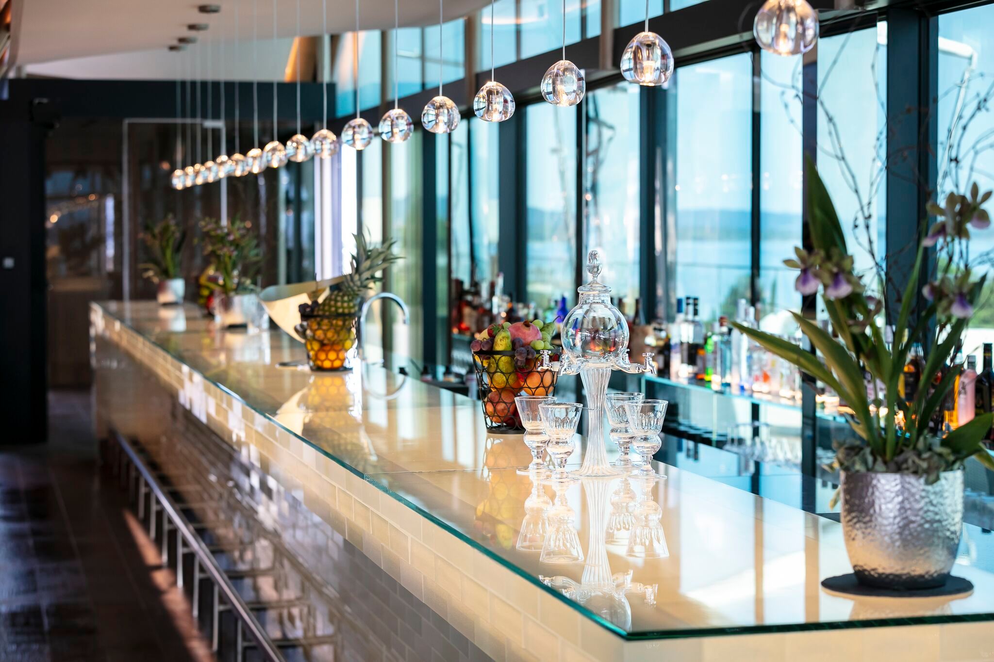 SageGlass Waves Rooftop Bar Glass Bar top Design | SageGlass