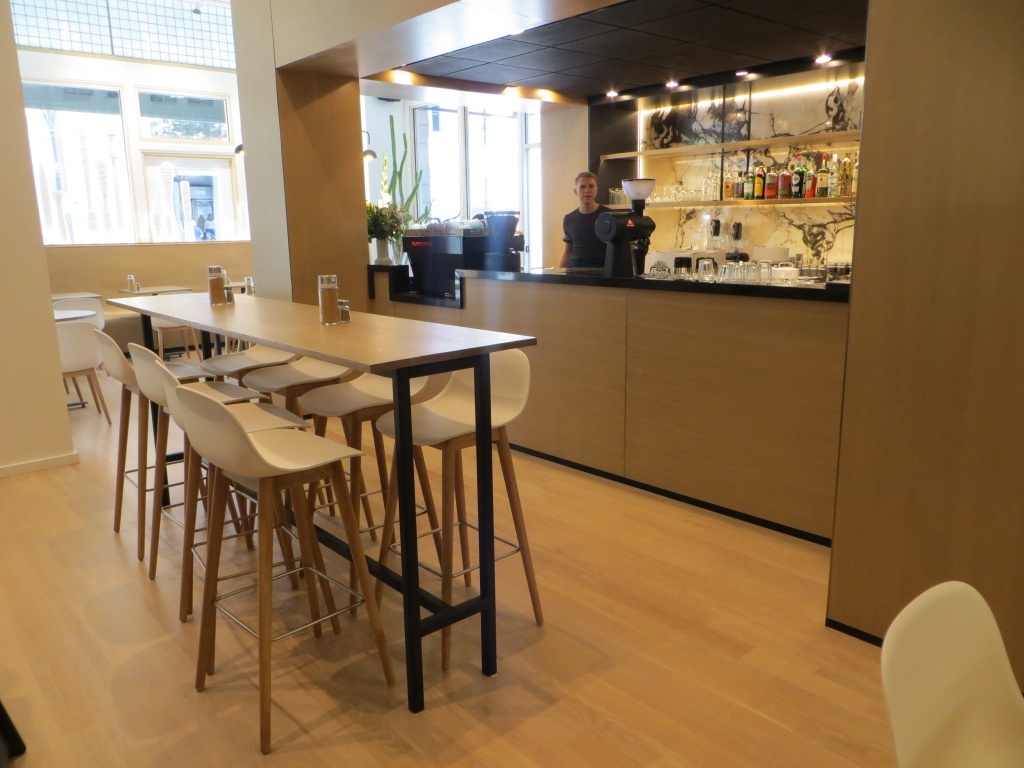Saxton St Kilda Cafe and Bakery Temple Bar Stool and Counter | Saxton Inc.