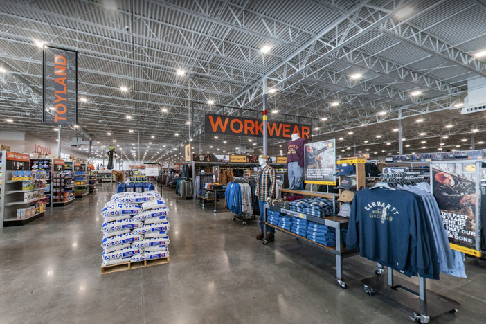 Fleet Farm | Lloyd Companies