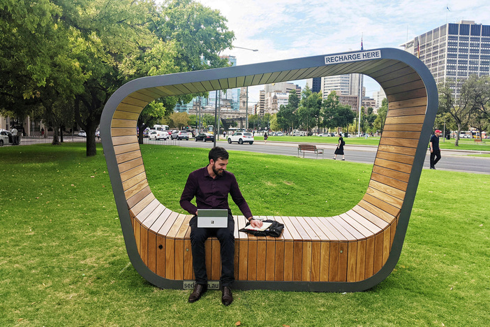 'Sedi Connect' Solar Bench | Archasol