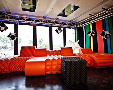 Benches & Modular Lounge Seating | SIXINCH® USA