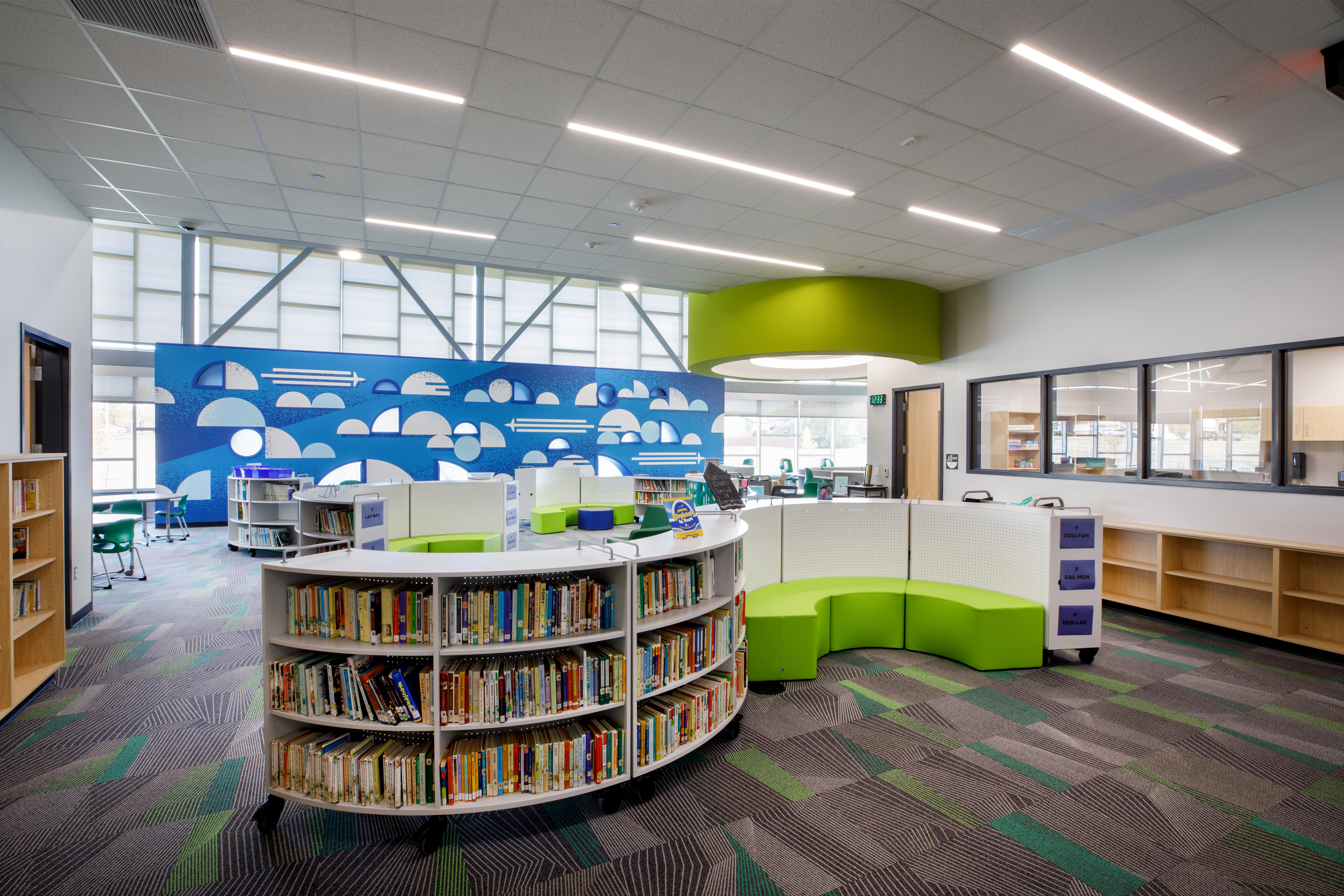 Stone Creek Elementary | Meteor Lighting