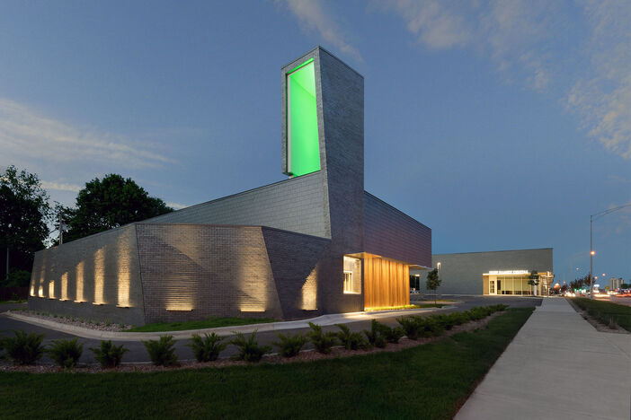 Sunshine National Retail Center | CUPACLAD®