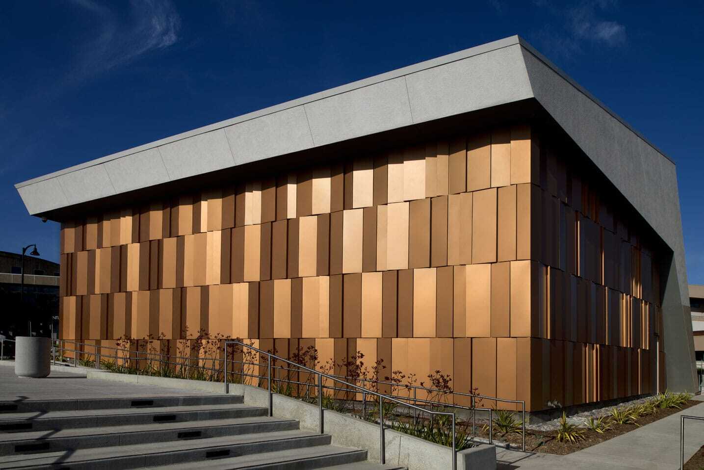 Tapered Cladding, Exterior, Custom Finish | Dri-Design
