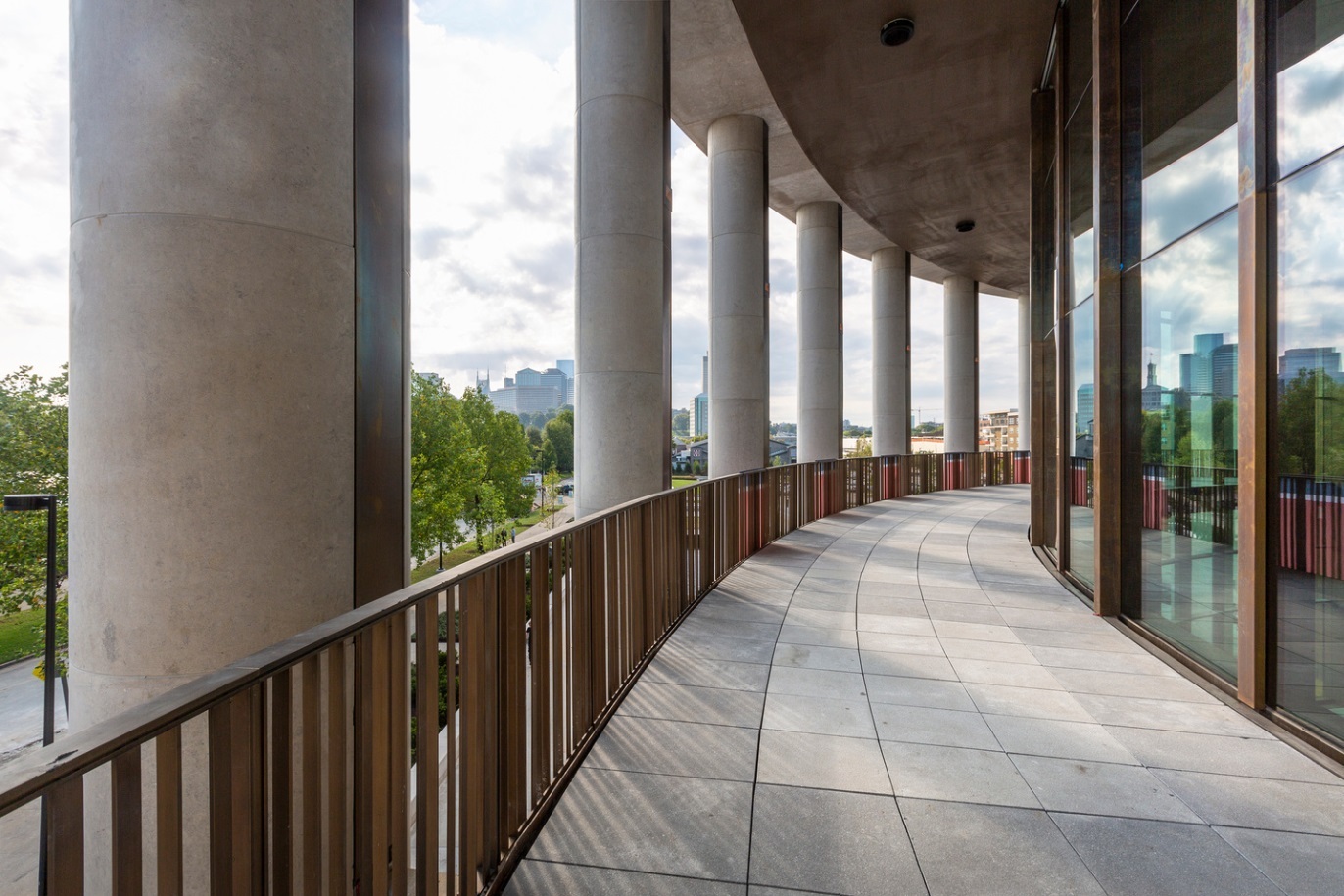 TN Museum Exterior Columns - Close Up | US Stone Industries