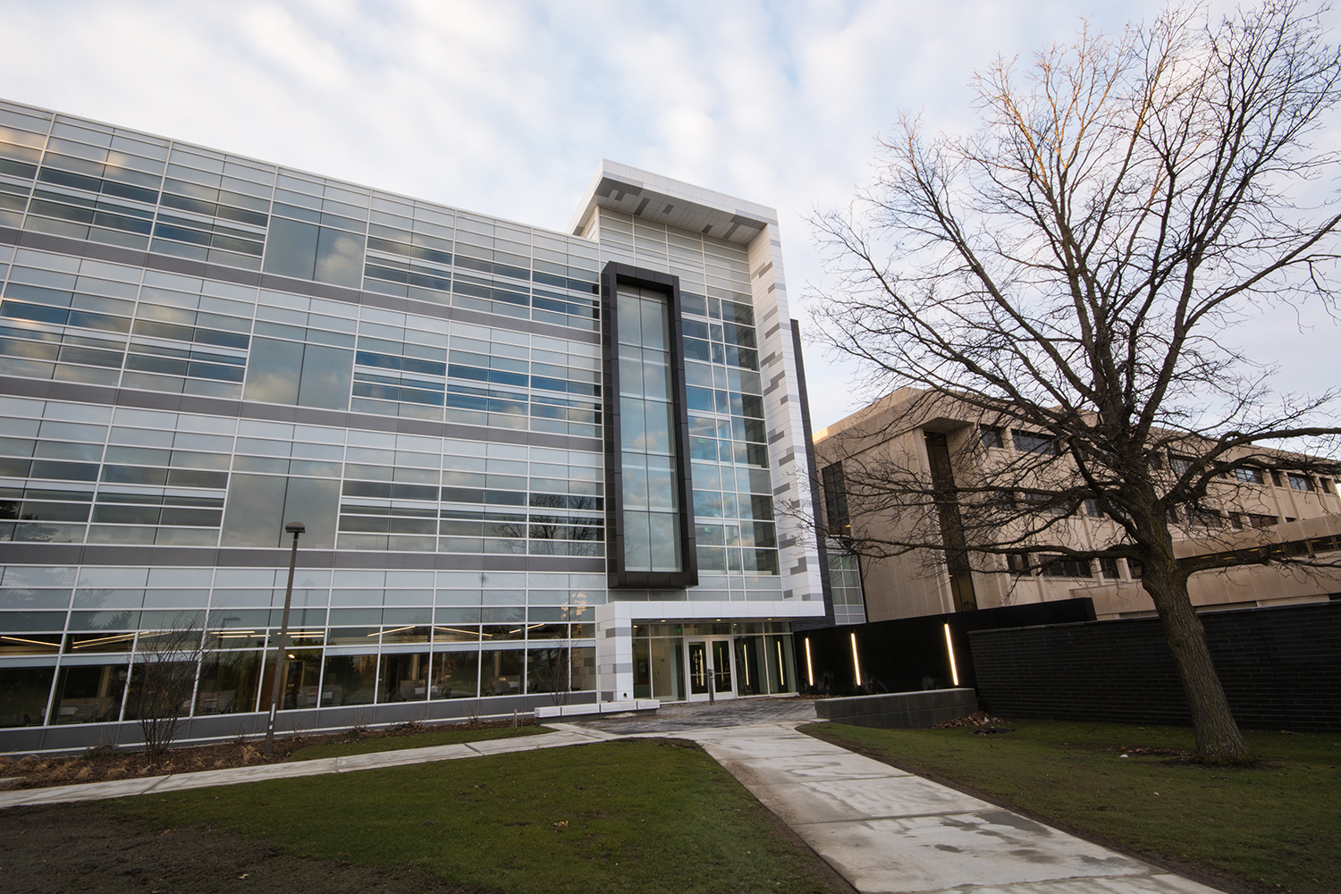 Tube Lite MSU Bio Engineering Facility Exterior Front View | Tubelite
