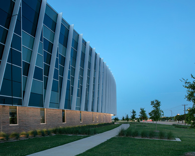 AISD Dan Dipert Career & Technical Center | Tubelite