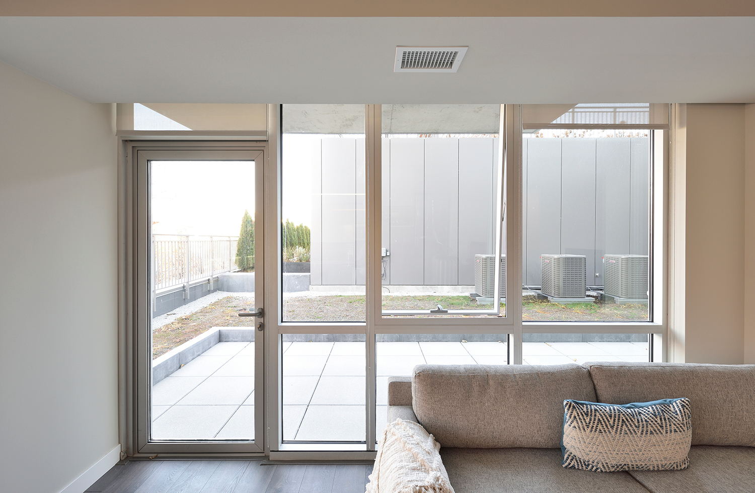 Tubelite Centrum Bucktown windowall interior | Tubelite