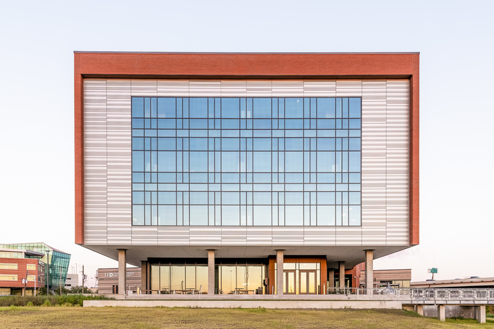 UHD Science and Technology Building | Wade Architectural Systems