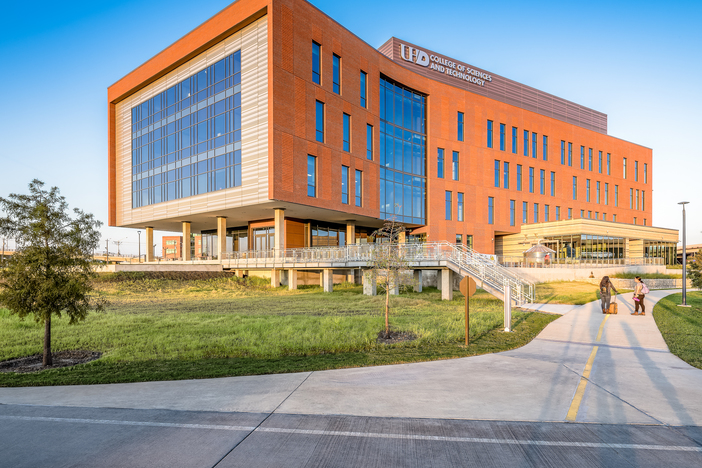 UHD Science and Technology Building | Wade Architectural Systems