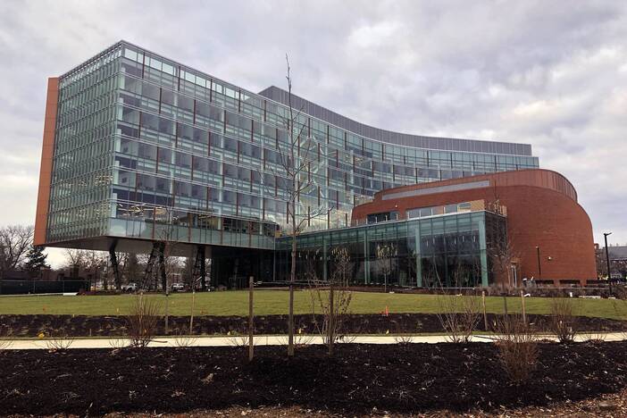 UNIVERSITY OF MARYLAND BRENDAN IRIBE CENTER FOR COMPUTER SCIENCE ...