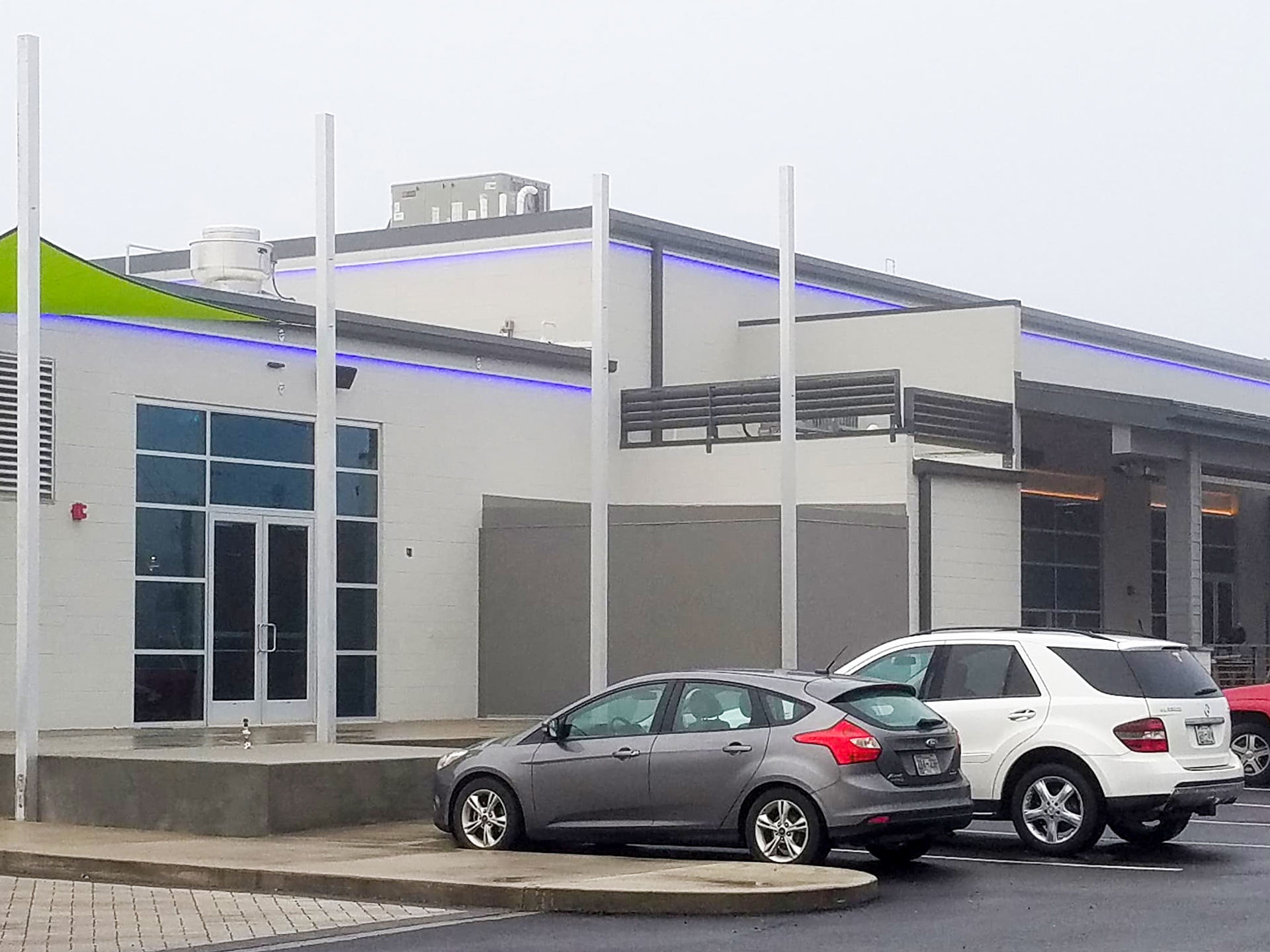 Uniform Linear Chesapeake's Restaurant Bar Restaurant Exterior LED ...