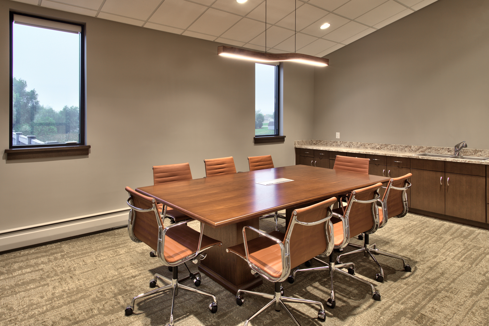 Vanman_Minnesota_Lakes_conference_room | Vanman Architects and Builders