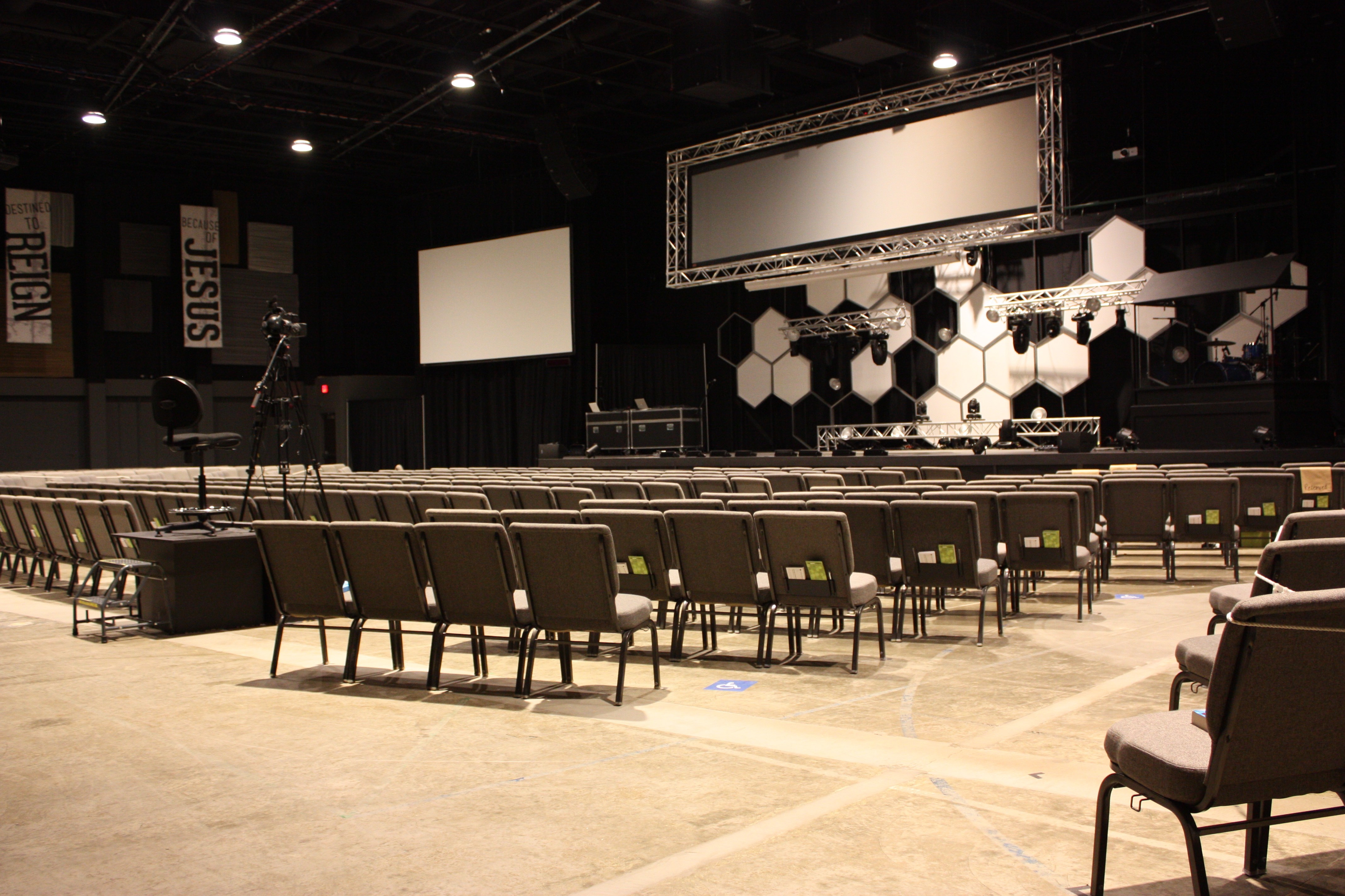 Vanman_The_Crossing_Church_interior | Vanman Architects and Builders
