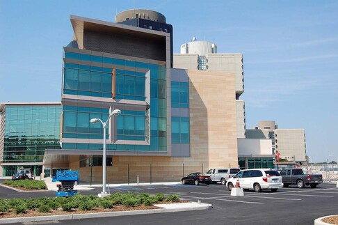 Stony Brook University Hospital // Stony Brook, New York | Vetter Stone
