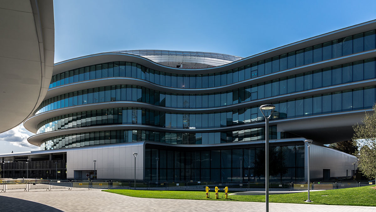 Vitrabond MCM exterior design curtain windows | M3Sixty