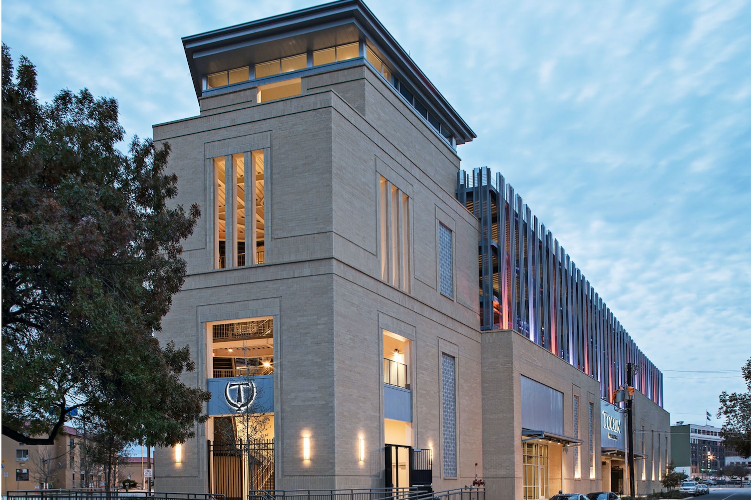 Wade Architectural System Tobin Garage Exterior View | Wade ...