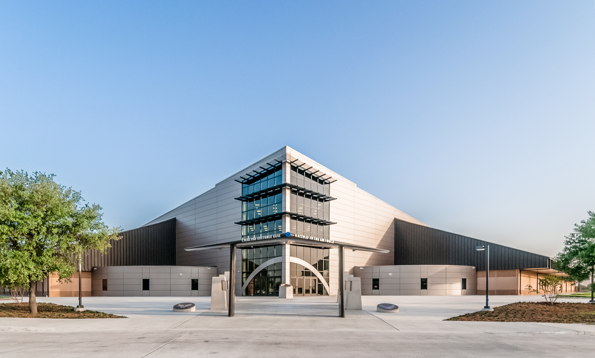 Wade Architectural Systems Lackland Recruit Center Centria Formawall ...