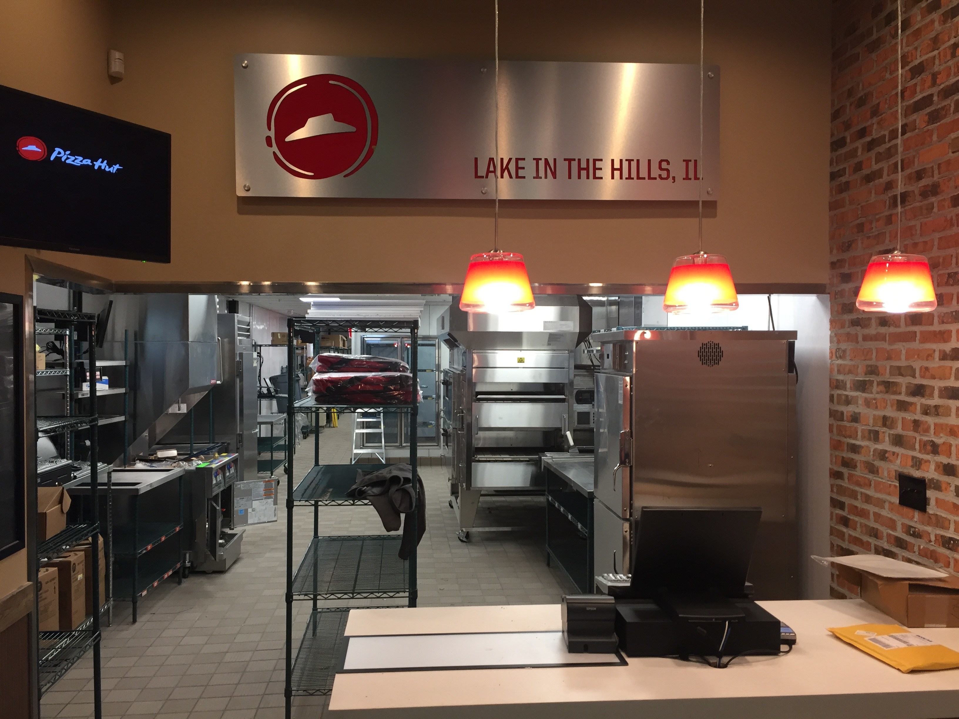 White oak construction Pizza hut interior view | White Oak Construction